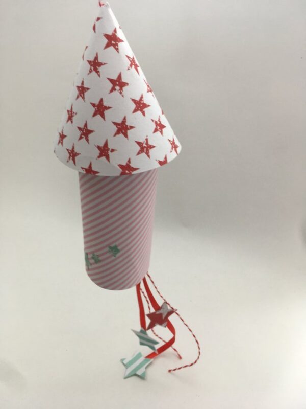 DIY une fusée en carton - ChezLesZ.fr